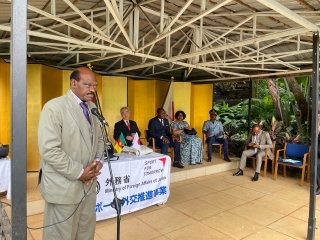 Cérémonie de remise des tenues de tir à la carabine pour le projet de ...